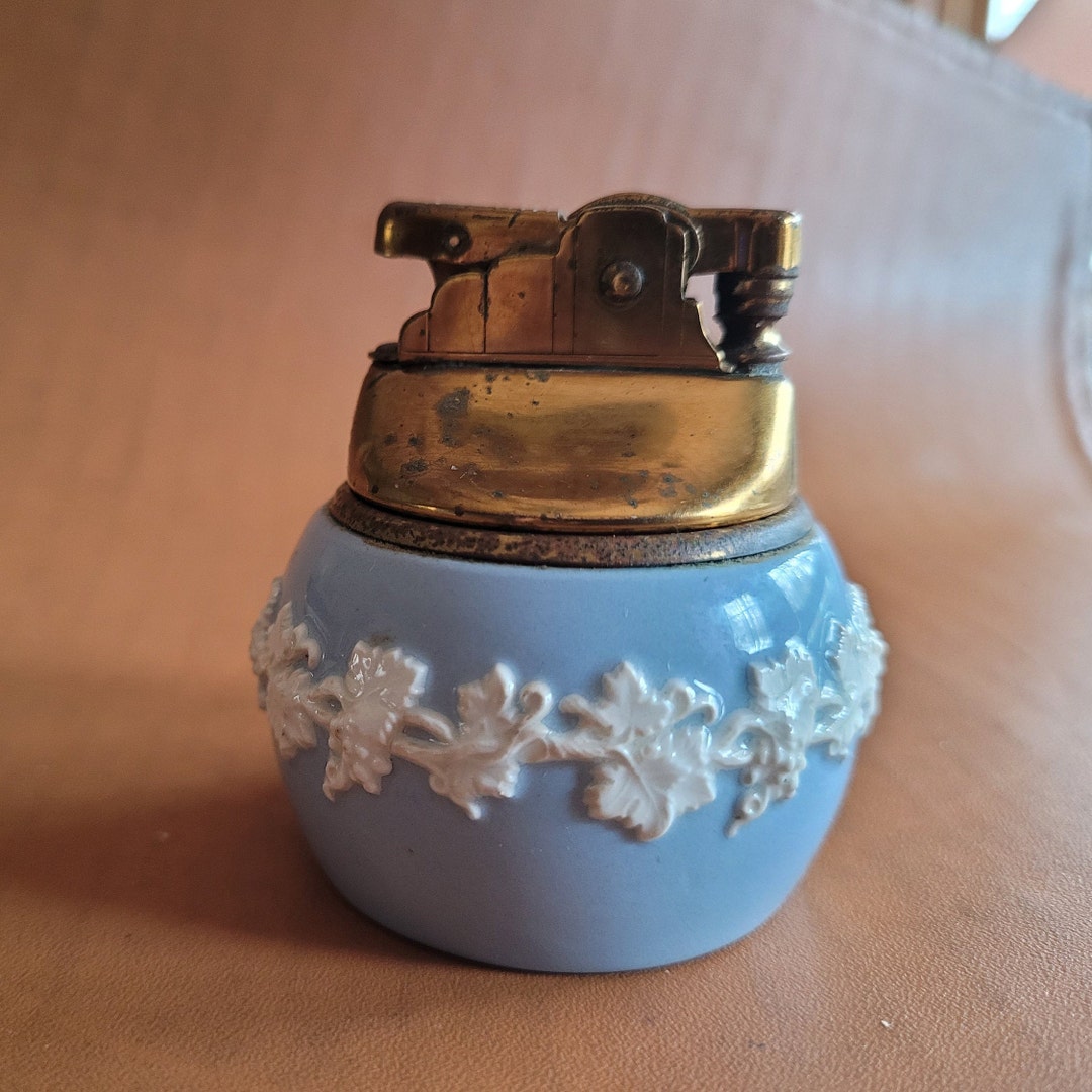 Wedgewood Lighter vintage - Etsy