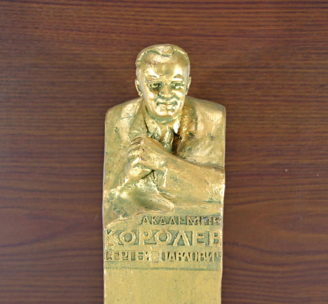 Vintage Bust SERGEI KOROLEV. Statuette Soviet Engineer Cosmonaut ...