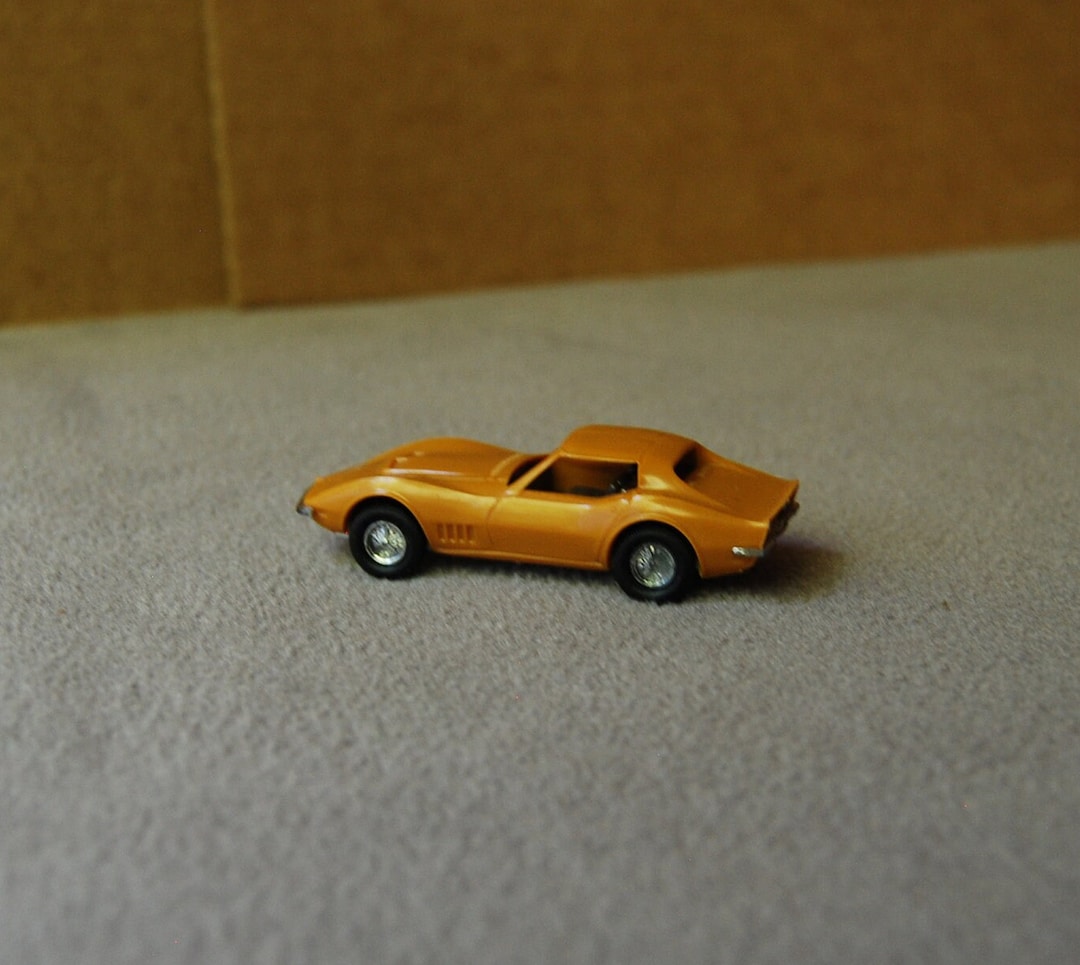 Mini Lindy, Corvette No. 17, Lindberg, Build 'N Collect Series, Car ...