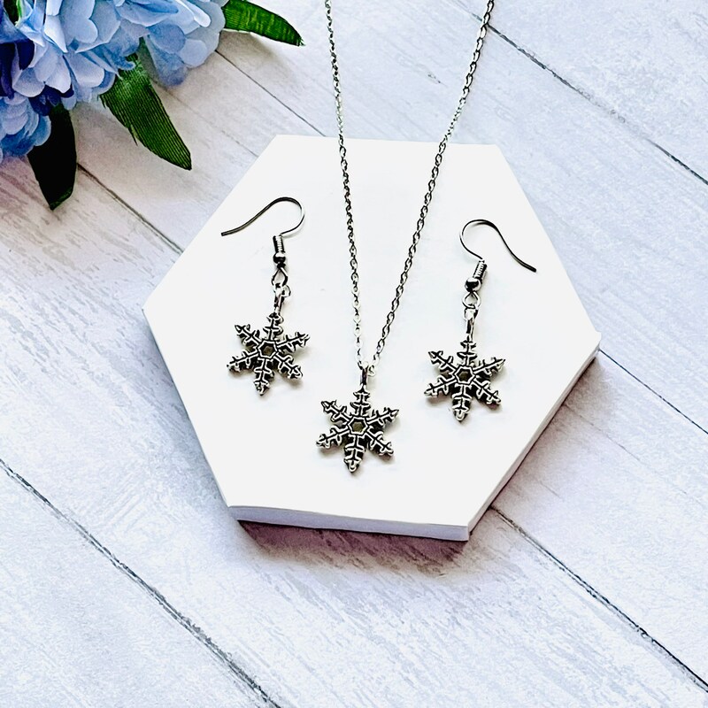 Snowflake Necklace and Earrings - Etsy