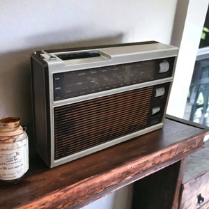 Vintage Philips Portable Radio Converted to Bluetooth Speaker - Etsy UK