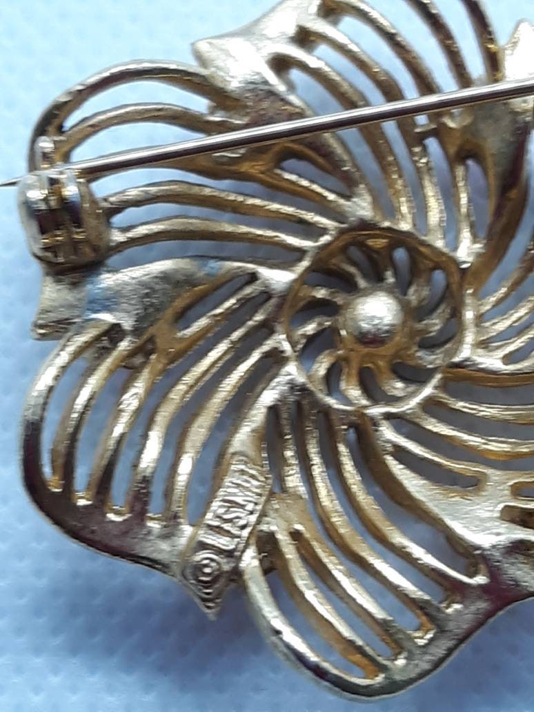 Vintage Designed Signed Lisner 2 Tone Pink Star Floral Gold Tone Brooch ...