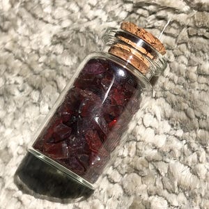 Raw Pyrope Garnet Chunks - 10ml Glass Vial, 25-35 G Raw Garnet Chunks ...