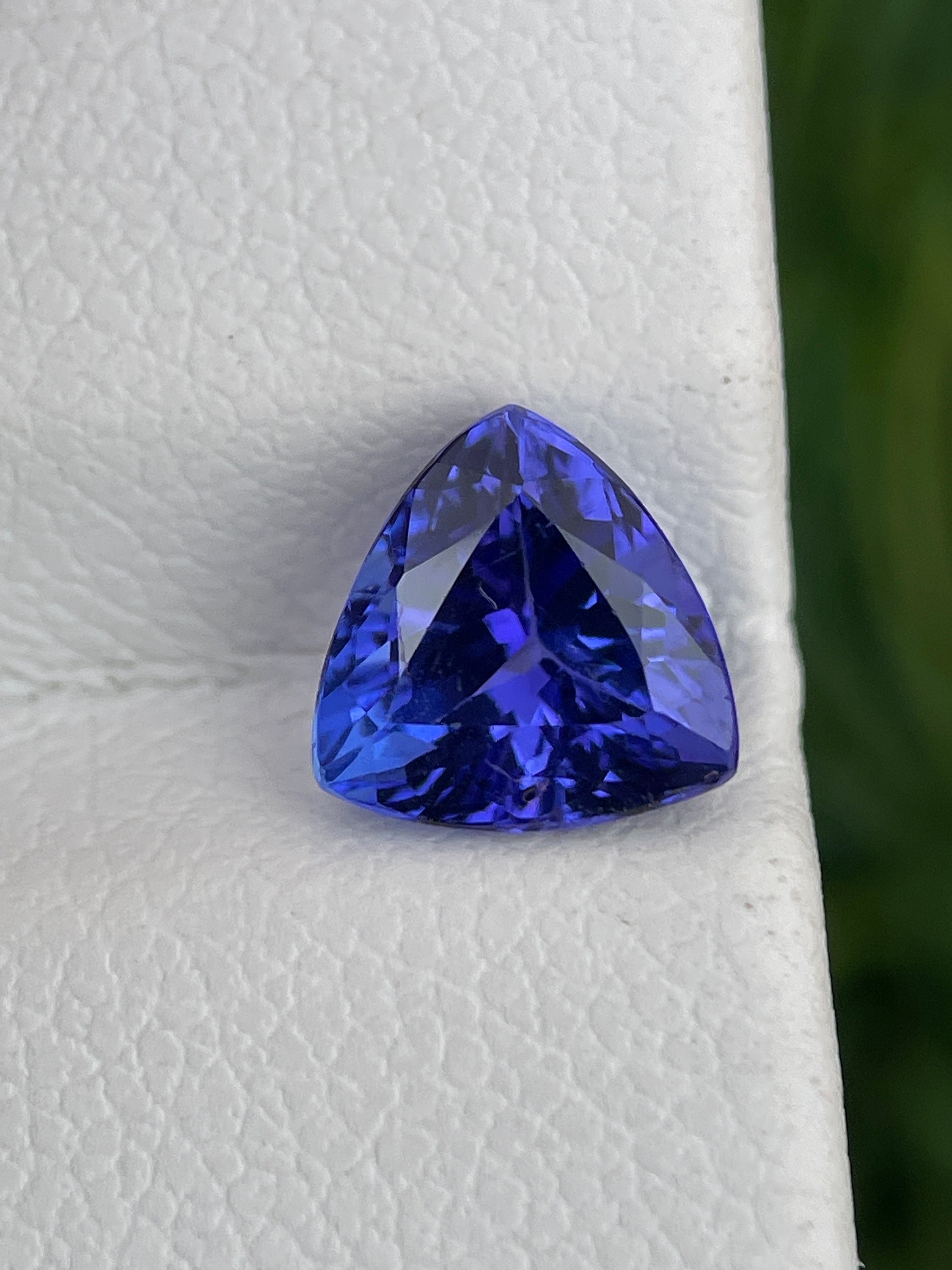 AAA+ Natural D Block Tanzanite Trillion 6mm, Deep Blue Faceted ...