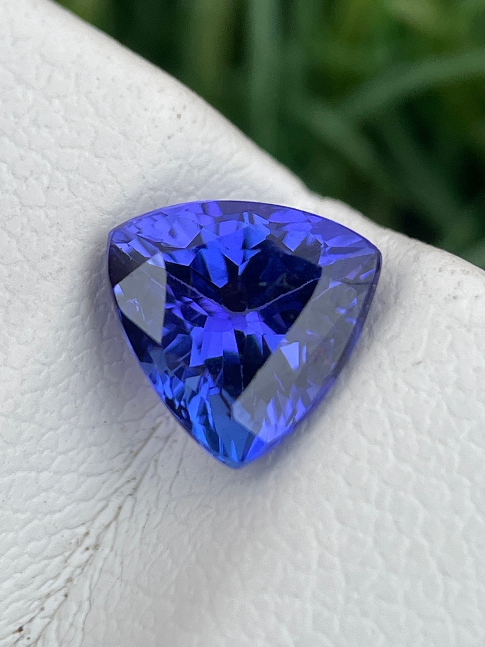 AAA+ Natural D Block Tanzanite Trillion 6mm, Deep Blue Faceted ...