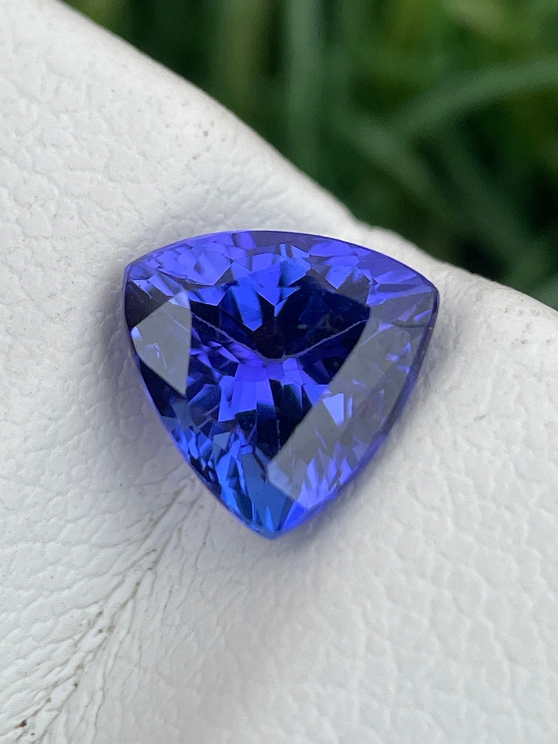 AAA+ Natural D Block Tanzanite Trillion 6mm, Deep Blue Faceted ...