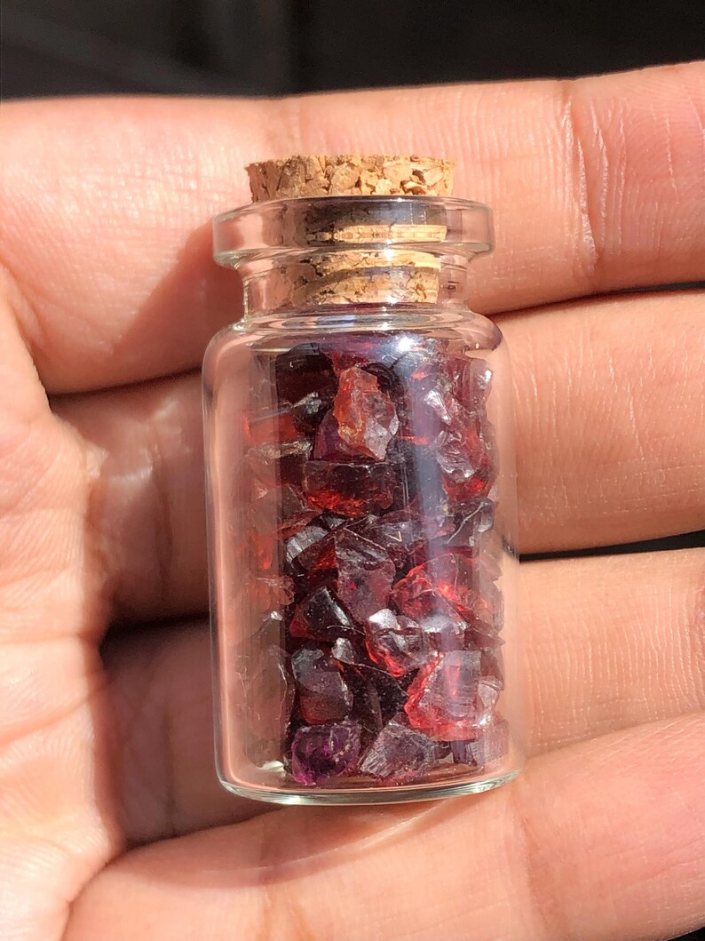Raw Pyrope Garnet Chunks - 10ml Glass Vial, 25-35 G Raw Garnet Chunks ...