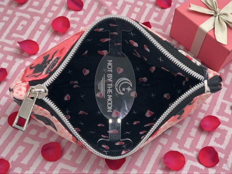 Vintage Valentine’s Day Zipper Pouch,midnight Kiss Pouch,kawaii Pouch ...