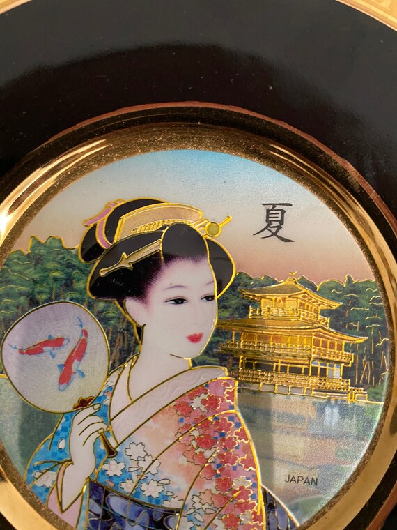With a picture of a geisha and a garden. Gold plated small plate Art of ...