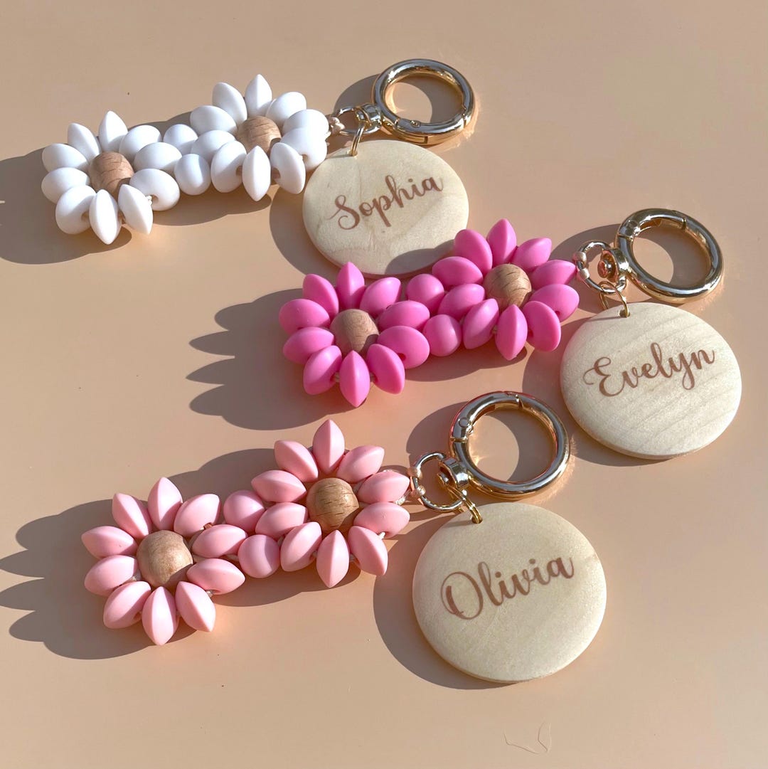 Personalized Daisy Flower Name Keychain Birthday Party Favors Custom ...