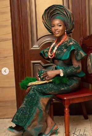African Brides Traditional Outfit, Nigerian Brides Traditional Outfit ...