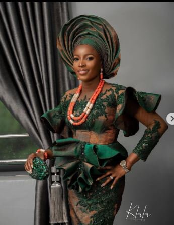 African Brides Traditional Outfit, Nigerian Brides Traditional Outfit ...