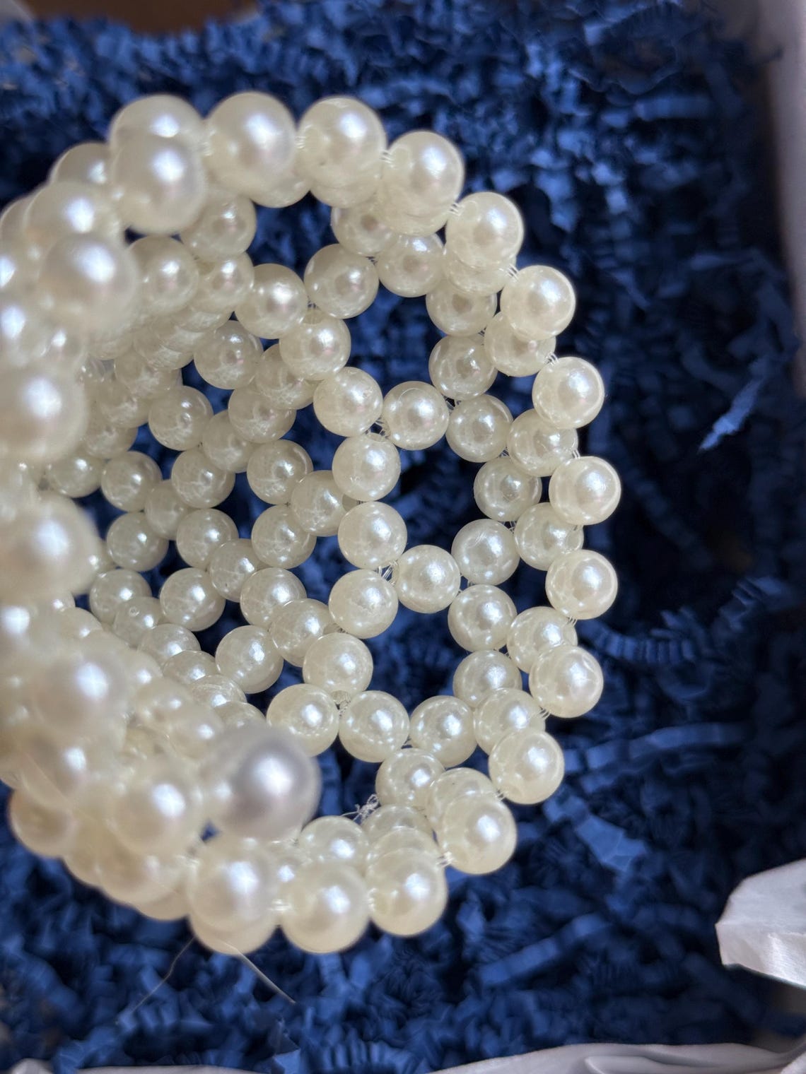 Elegant Pearl Christmas Ornaments 4-piece Set With Ivory Satin Bows (2 ...