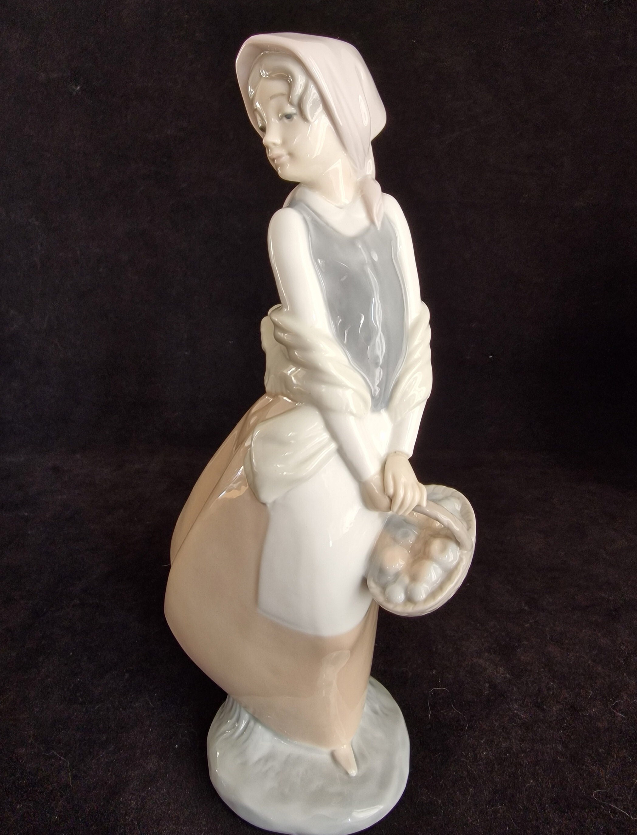 Vintage Spanish Porcelain Figurine 'graceful' From Nao, by Lladro ...
