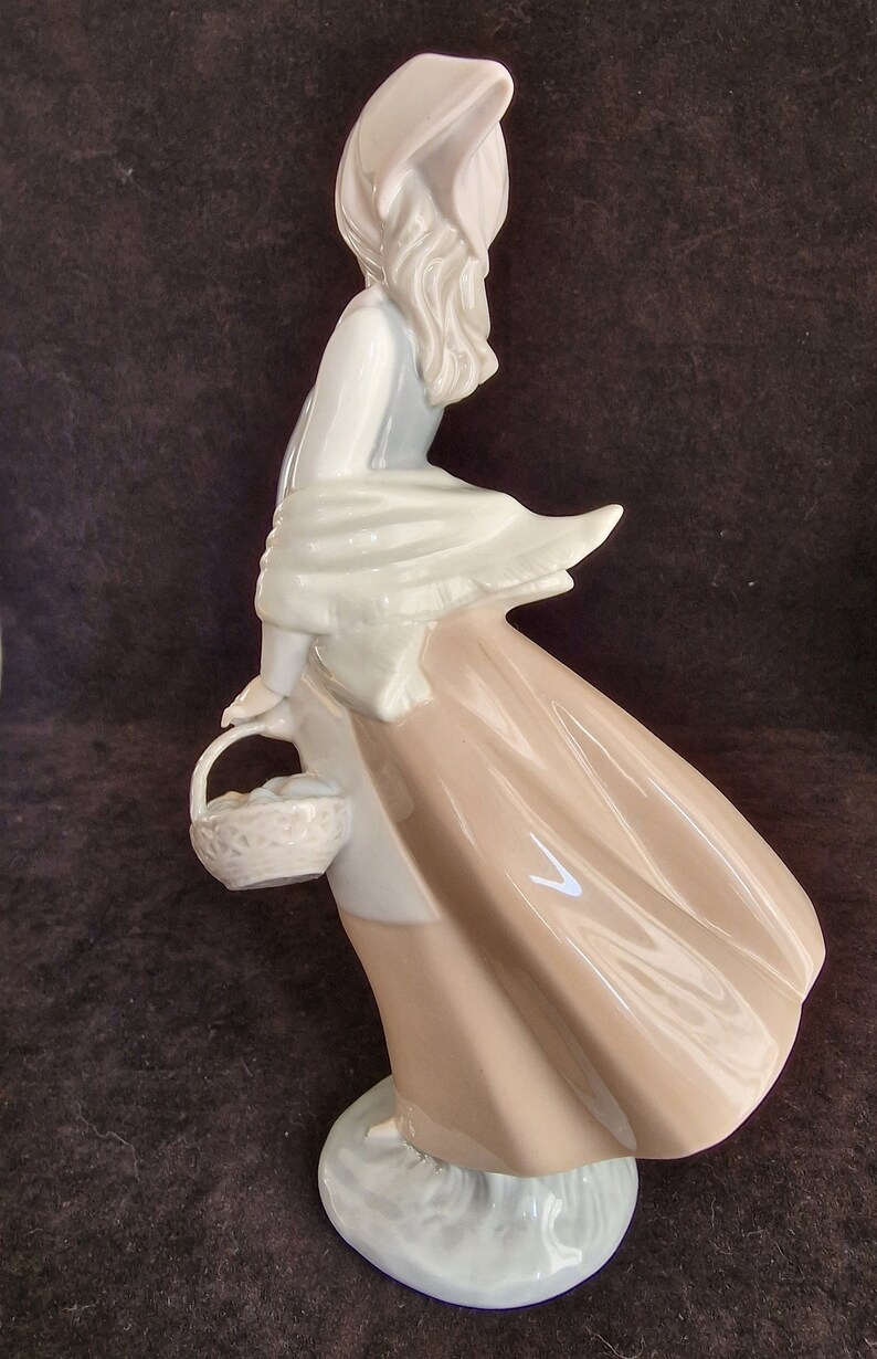 Vintage Spanish Porcelain Figurine 'graceful' From Nao, by Lladro 0237G ...