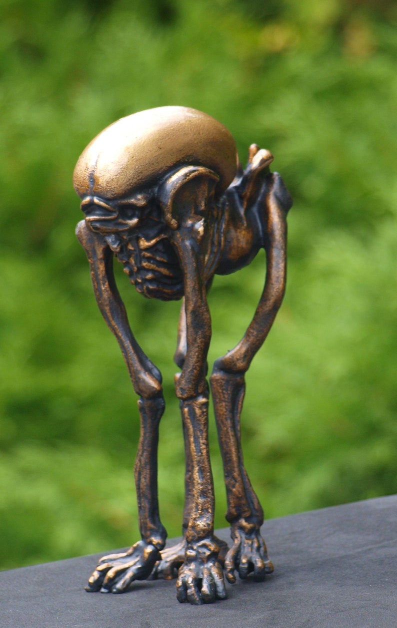 H.R. Giger Bambi Alien Sculpture Resin Surrealism AVP Warrior - Etsy