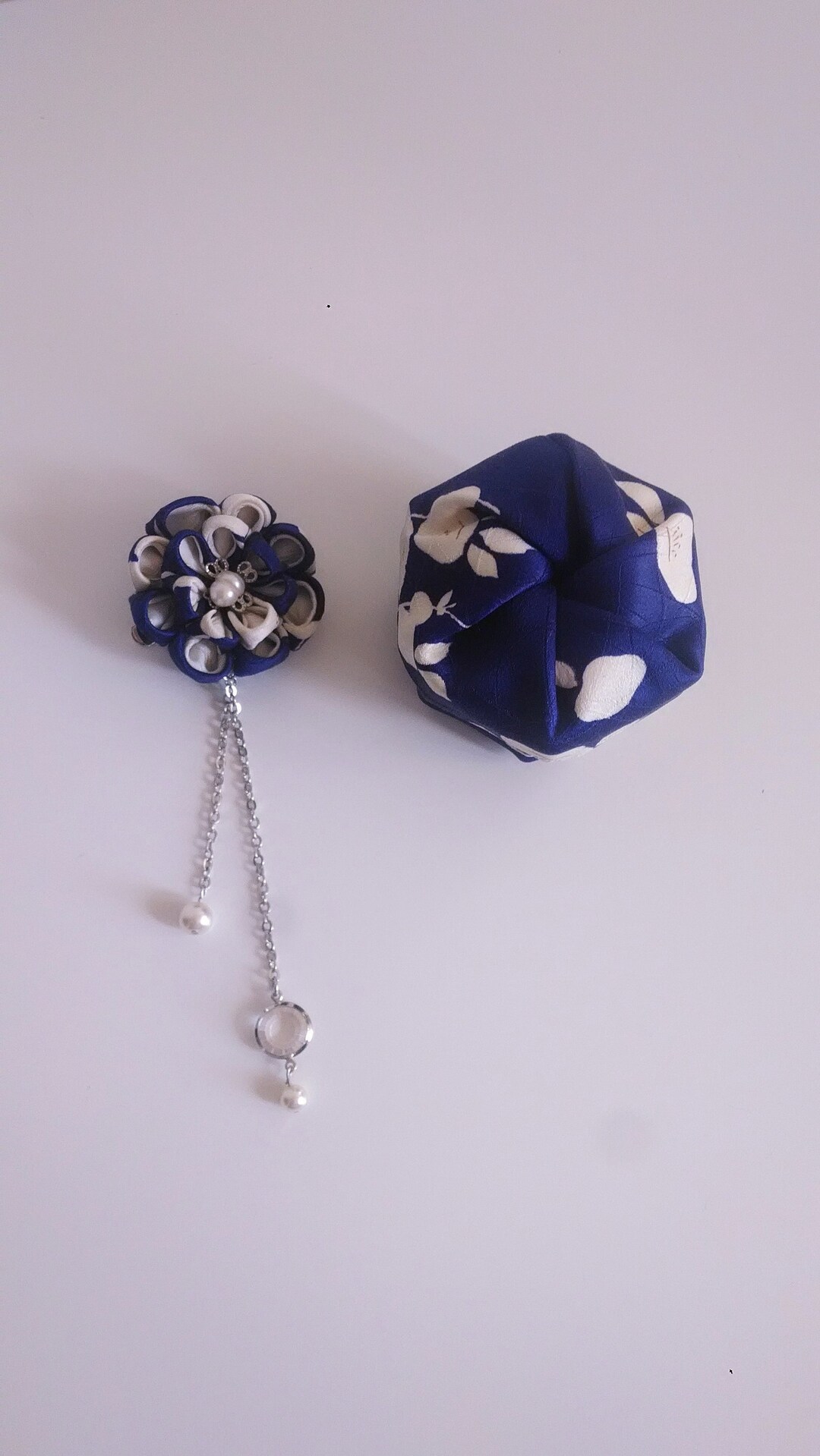 Set of 2, Twist Jewelry Box and Tsumami Flower Hair Clip Brooch Made of ...