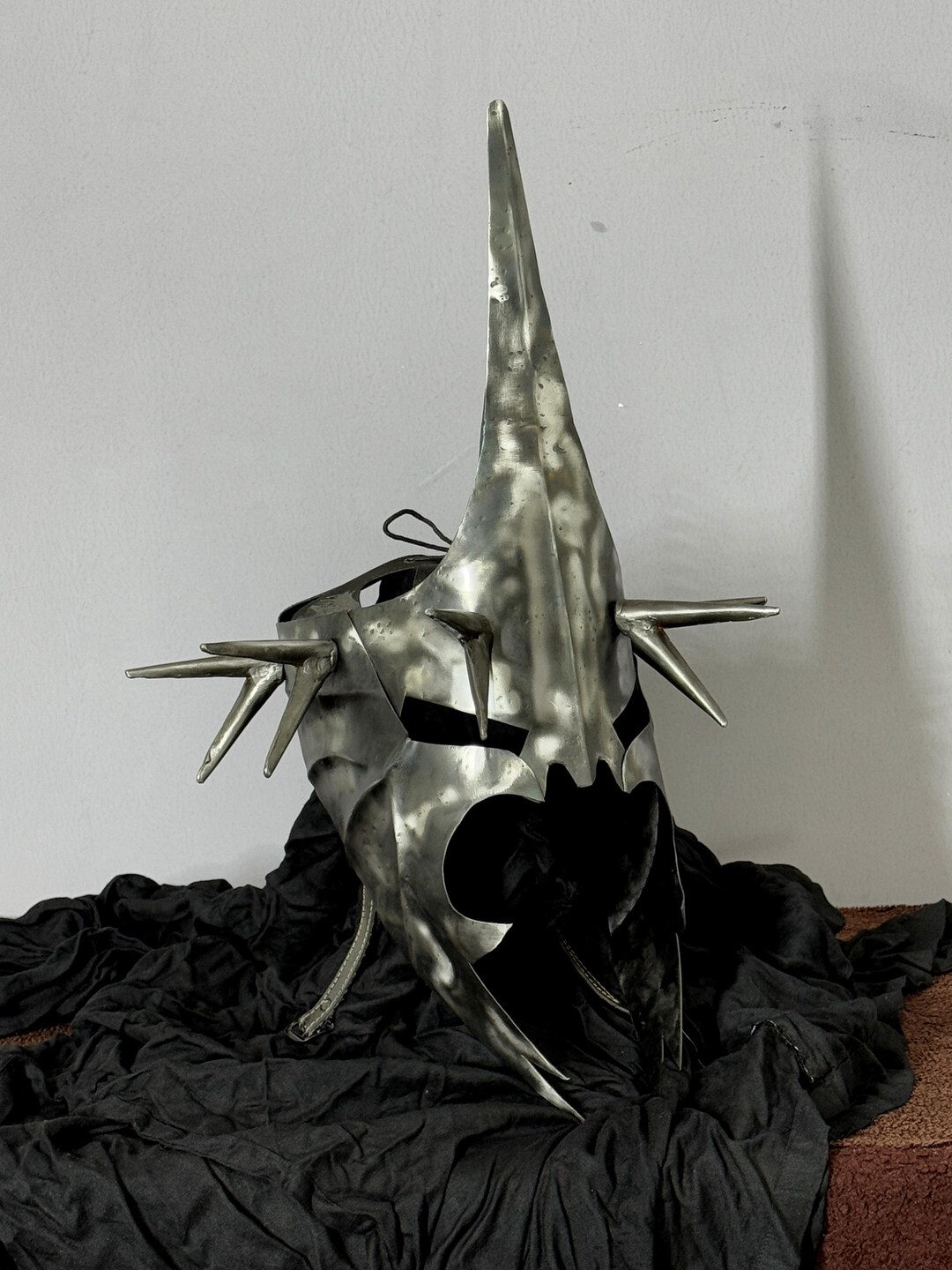 The Witch King of Angmar Helmet Nazgûl Witch King Helmet Dark Rider ...