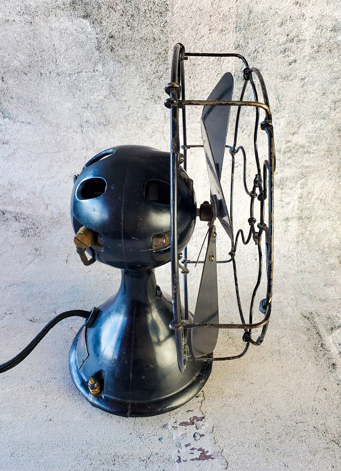 Menominee Clamshell Fan, 8 Antique Cast Iron Fan, 1910s Ball Motor ...