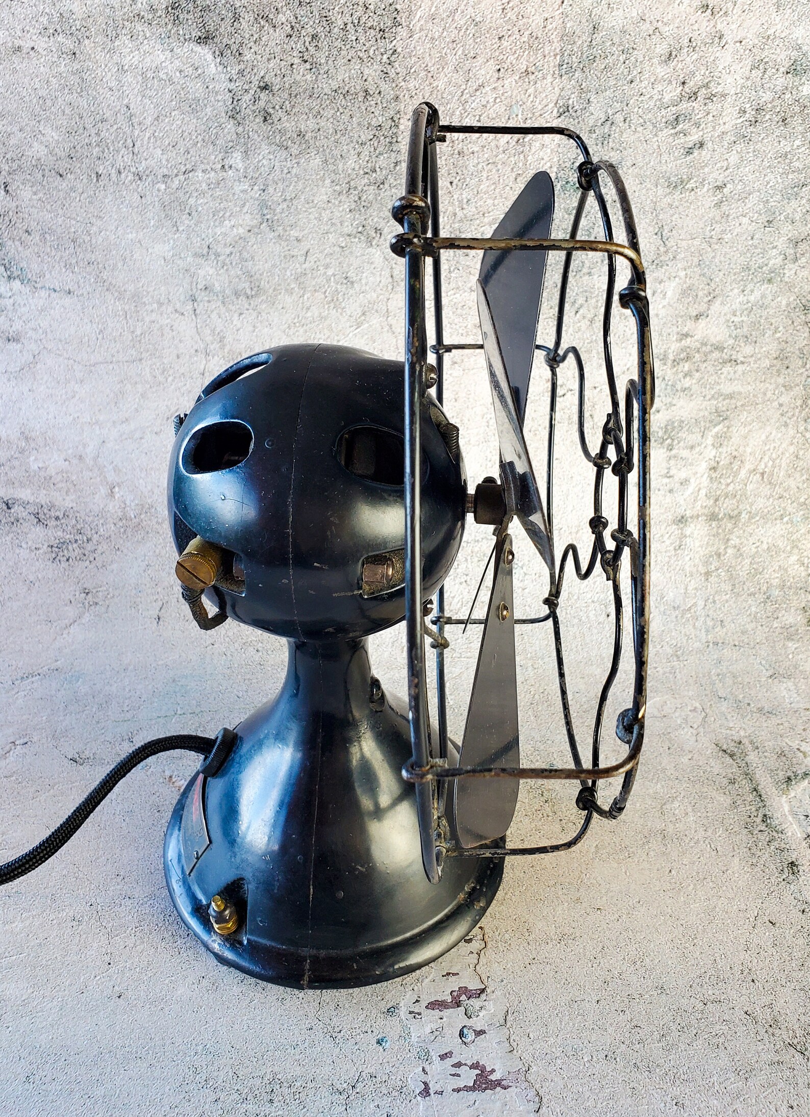 Menominee Clamshell Fan, 8 Antique Cast Iron Fan, 1910s Ball Motor ...