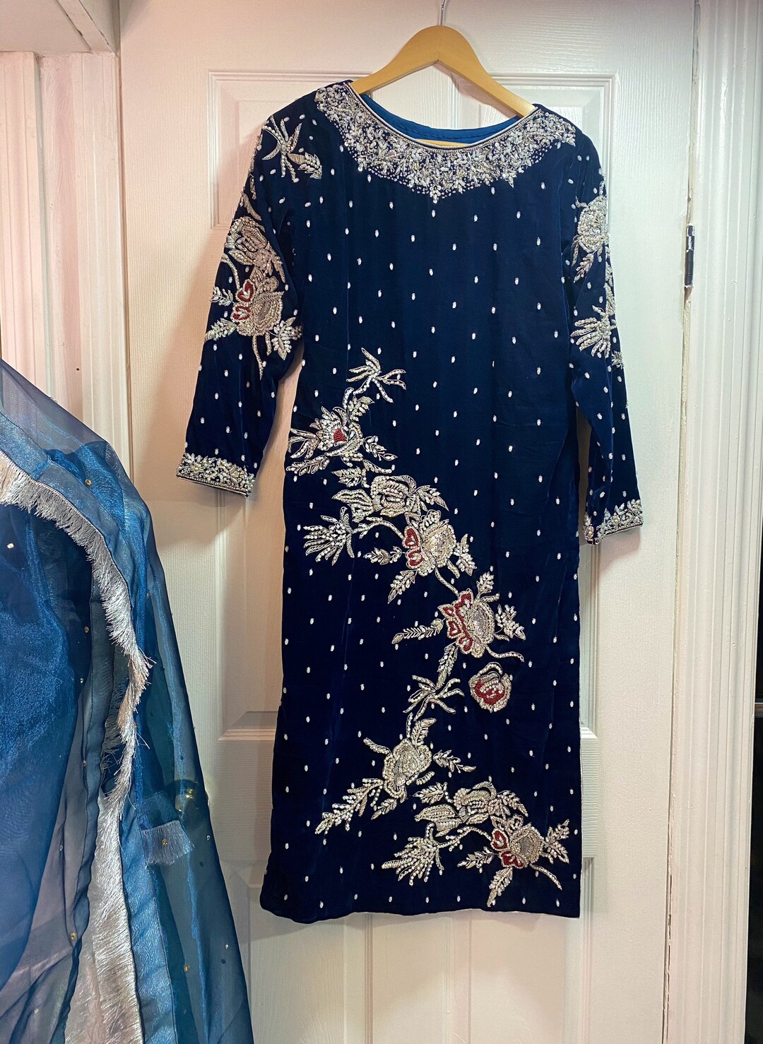 Beautiful Pakistani Velvet Shirt With Jamawar Lehnga, Fully Handwork ...