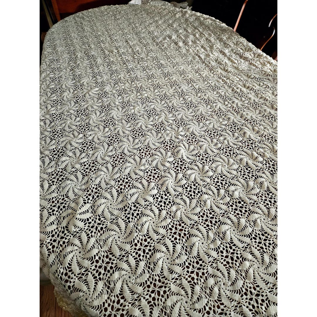 Vintage Cream Crochet Lace Tablecloth Intricate Spiral Pinwheel Pattern ...