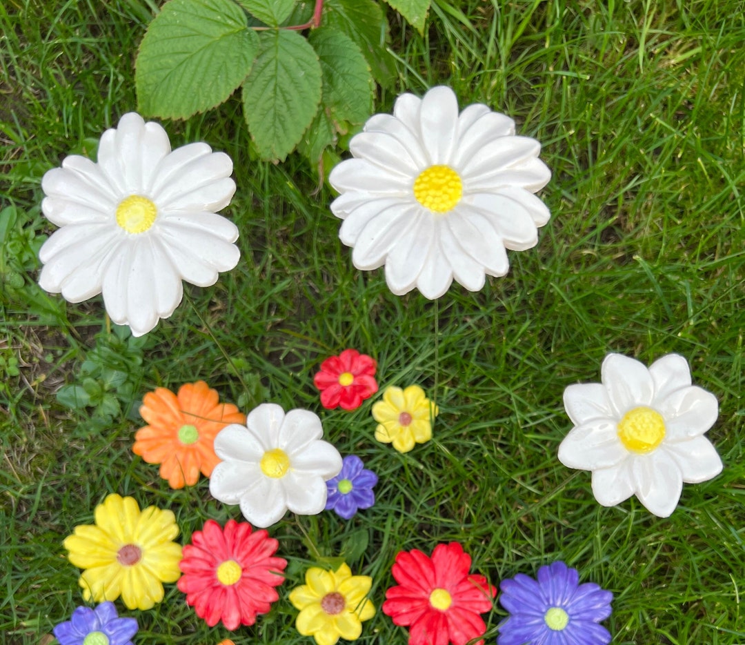 Handmade Ceramic Flower – White Daisy Garden Art, Outdoor & Home Decor ...