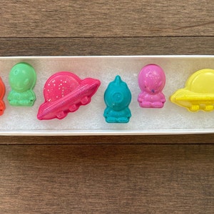 Alien Crayons, Spaceship Crayons, Kids Birthday Gifts, Space Party ...