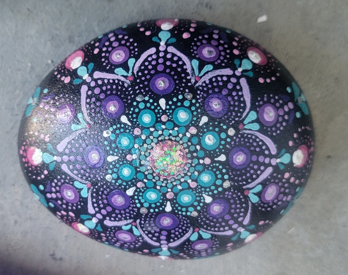 Hand-painted Mandala Stones Dot Art Style Mandalas Painted on Natural ...