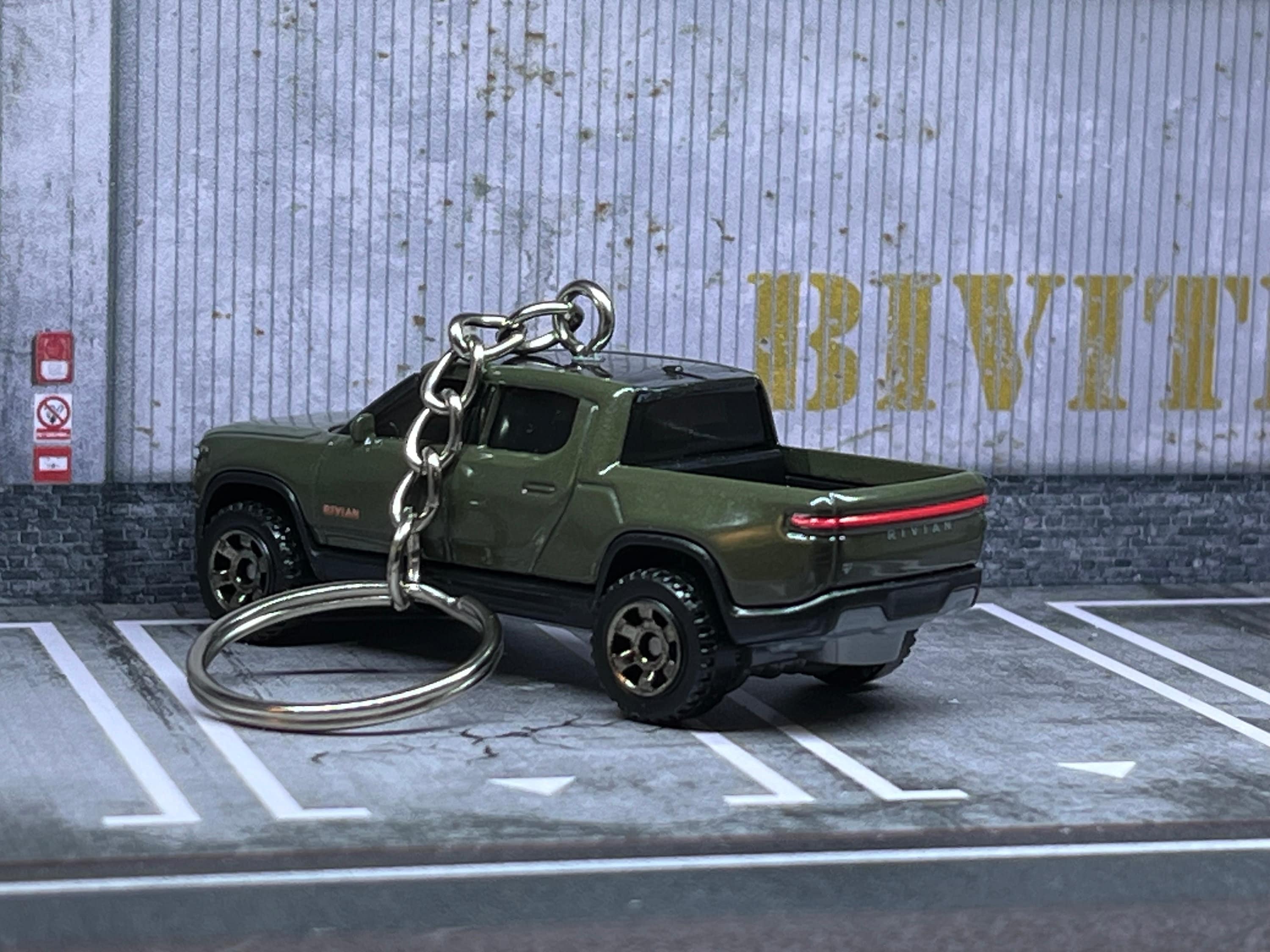 Rivian R1T Electric Truck Keychain - Etsy