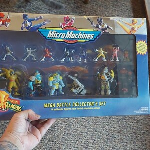 Micro Machines Mega Battle Collector's Set Mighty Morphin Power Rangers ...