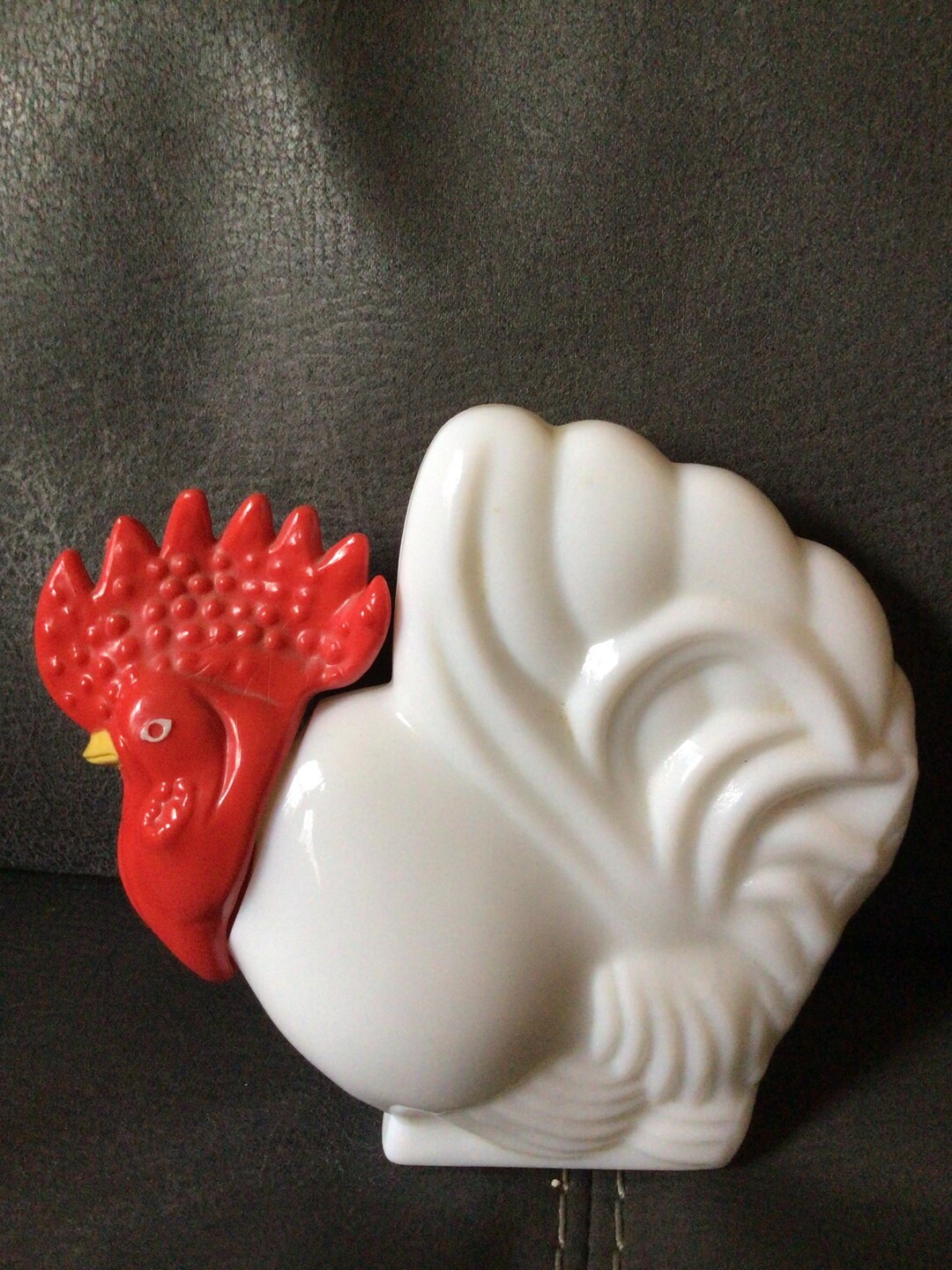 Vintage Avon Farm Milk Glass Rooster Chicken Bottle Hand Lotion Bottle ...