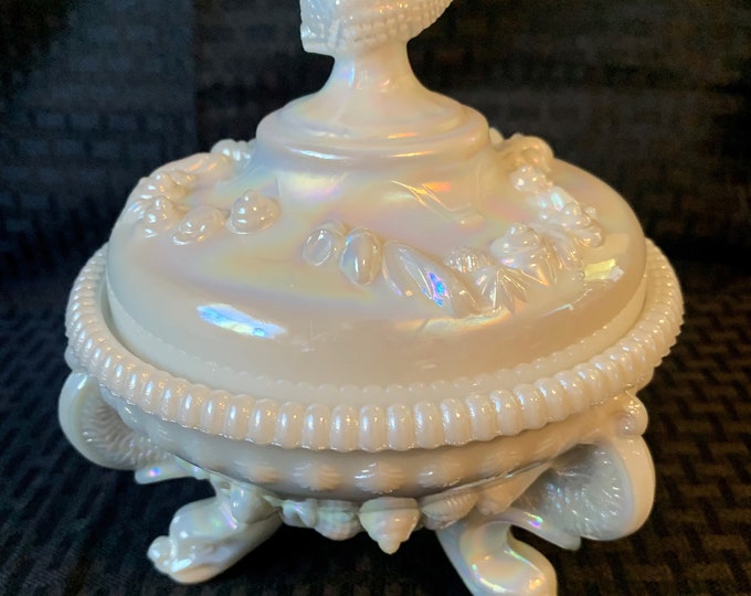 Westmoreland Argonaut Nautilus Shell Opalescent Pearl Color Candy Dish ...