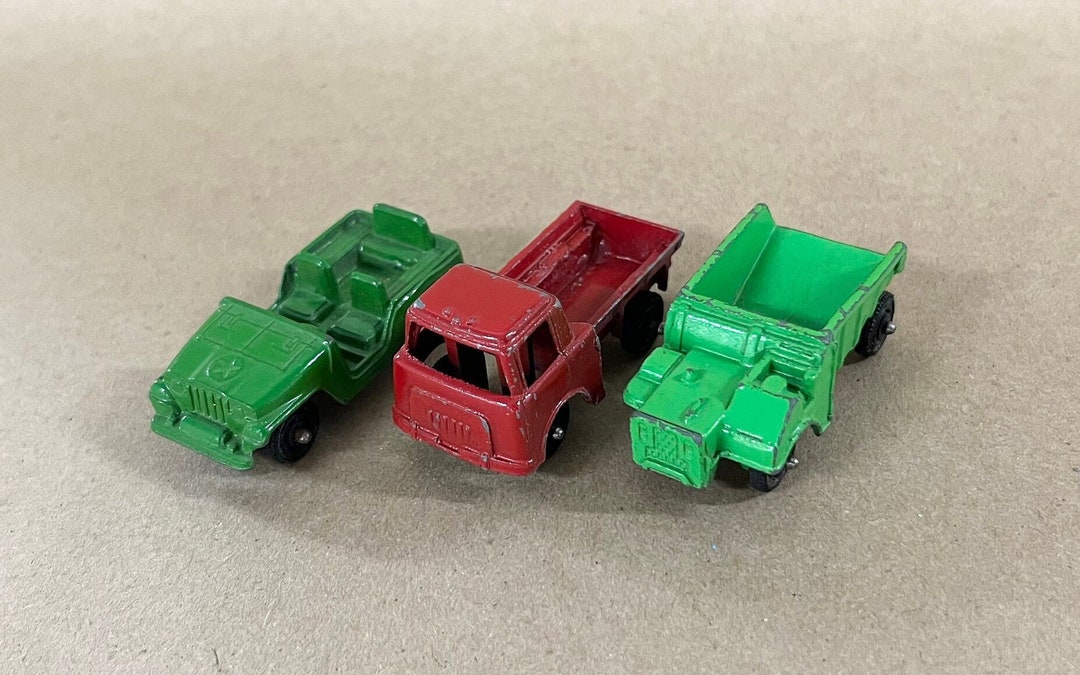 Tootsie Toy Set of Three- Red Zoo Animal Truck- Green Dump Truck- Green ...