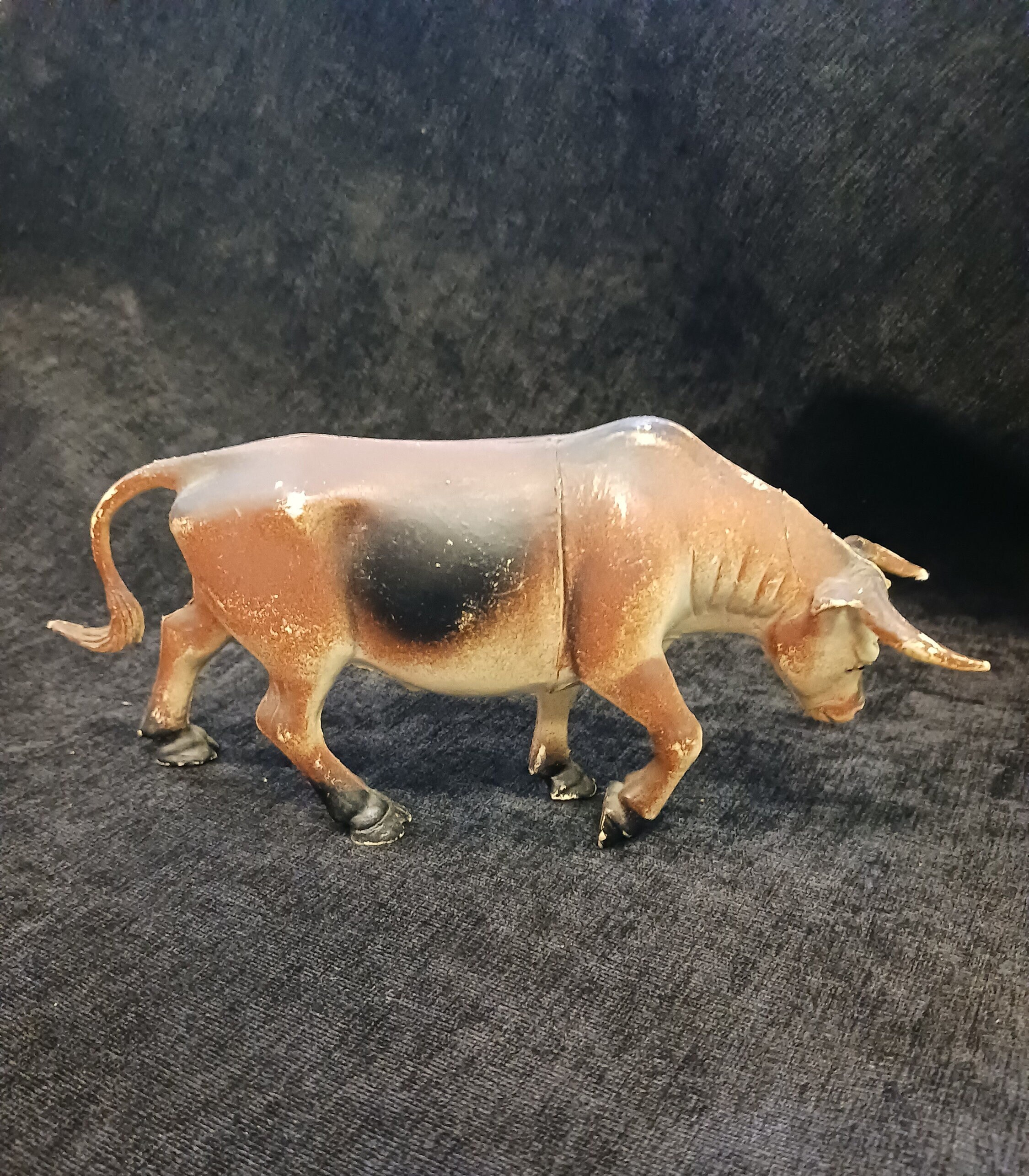 Toy bulls store