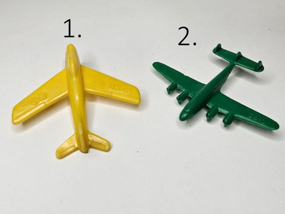 Small toy airplanes store