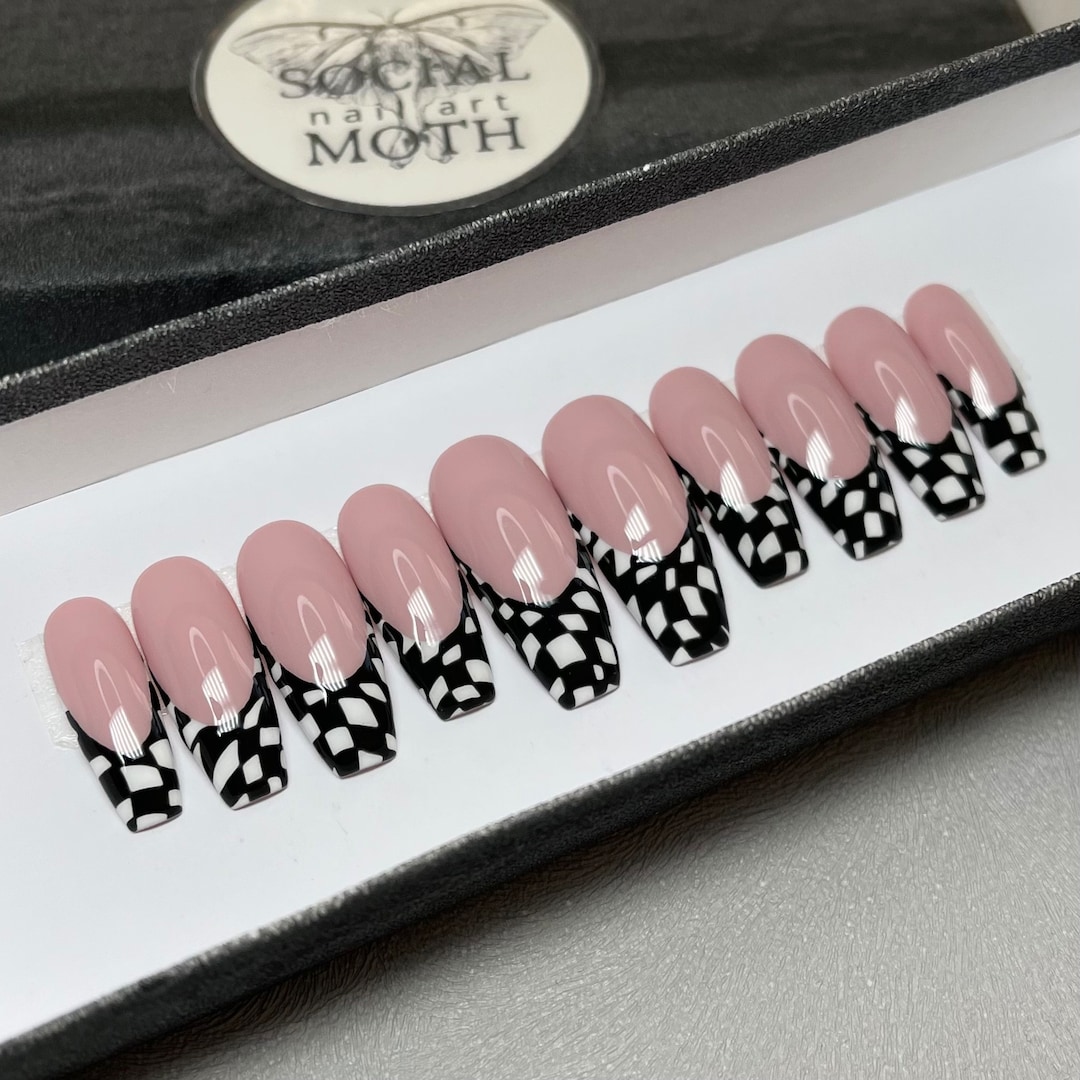 Checkered Tip Press on Nails. Reusable Black and White Fake Nails ...