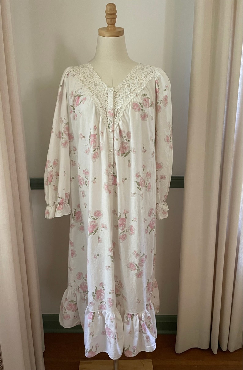 Vintage Victoria Secret Pink Floral Prairie Lace Button Front Nightgown ...