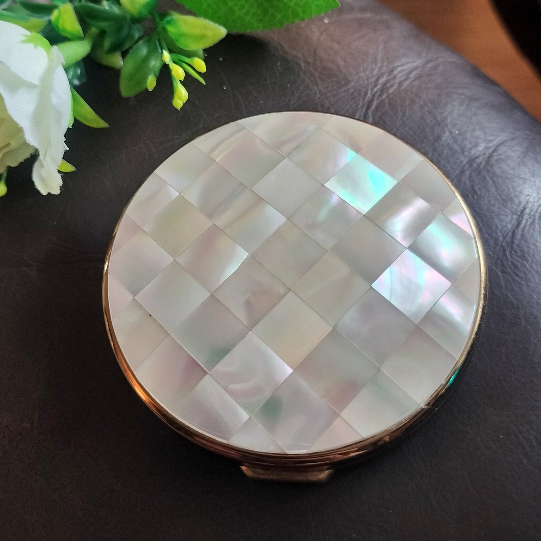 Vintage Compact, Mother of Pearl Lid & Beautiful Sunburst Base ...