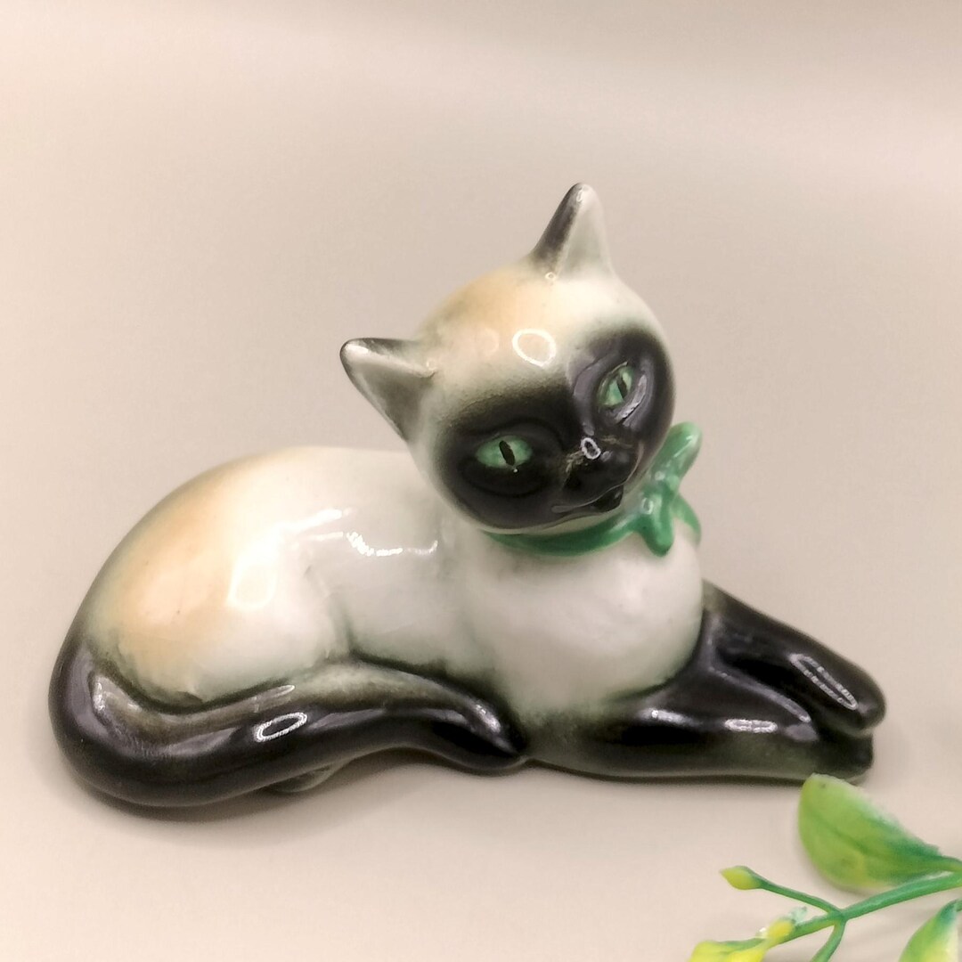 Goebel Siamese Cat Figurine, Green Eyes & Bow, Mid Century Porcelain ...