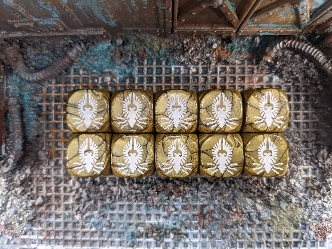 10x Adeptus Custodes inspired dice | Etsy