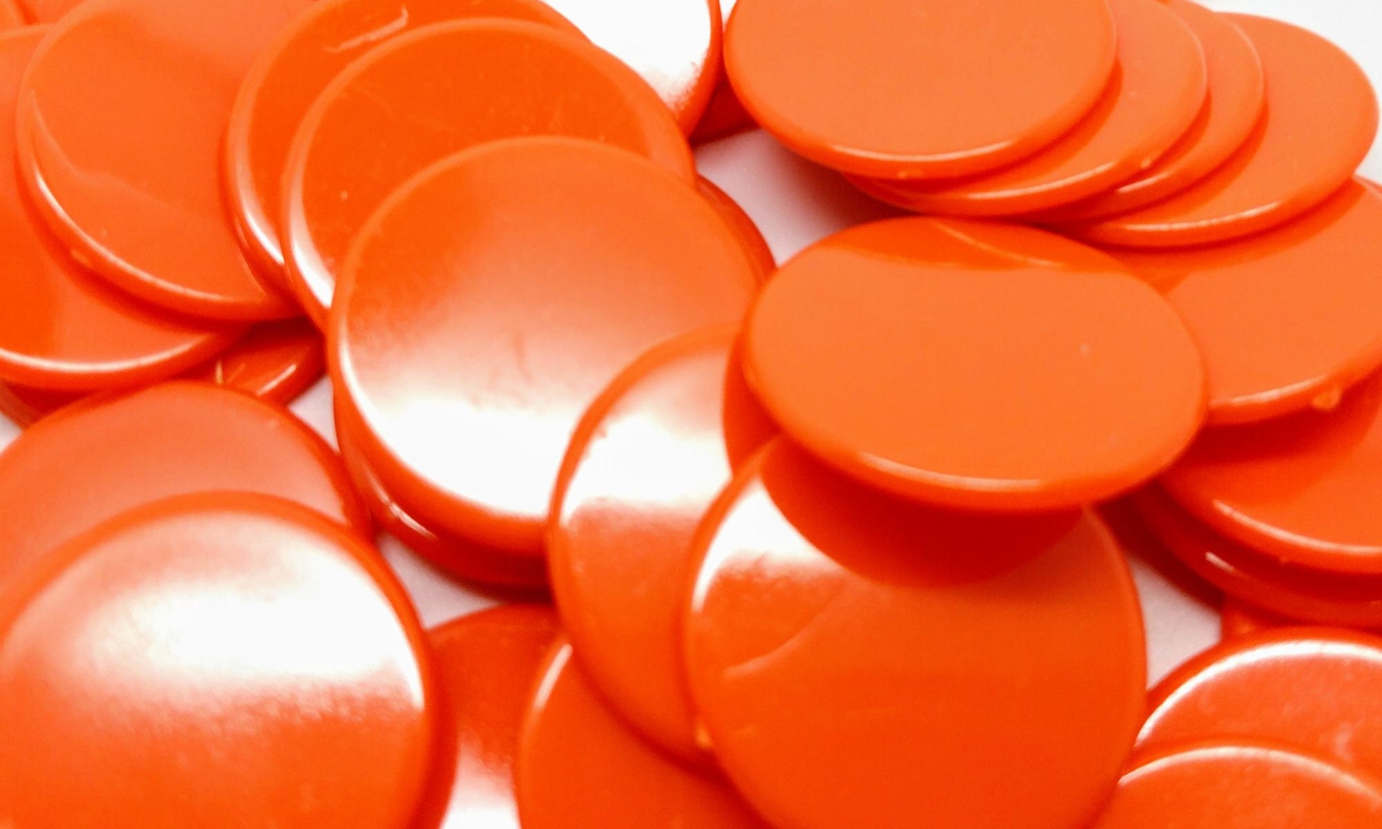 Counters for Crafting. 100 X 22mm Plastic Counters in Various Colours ...