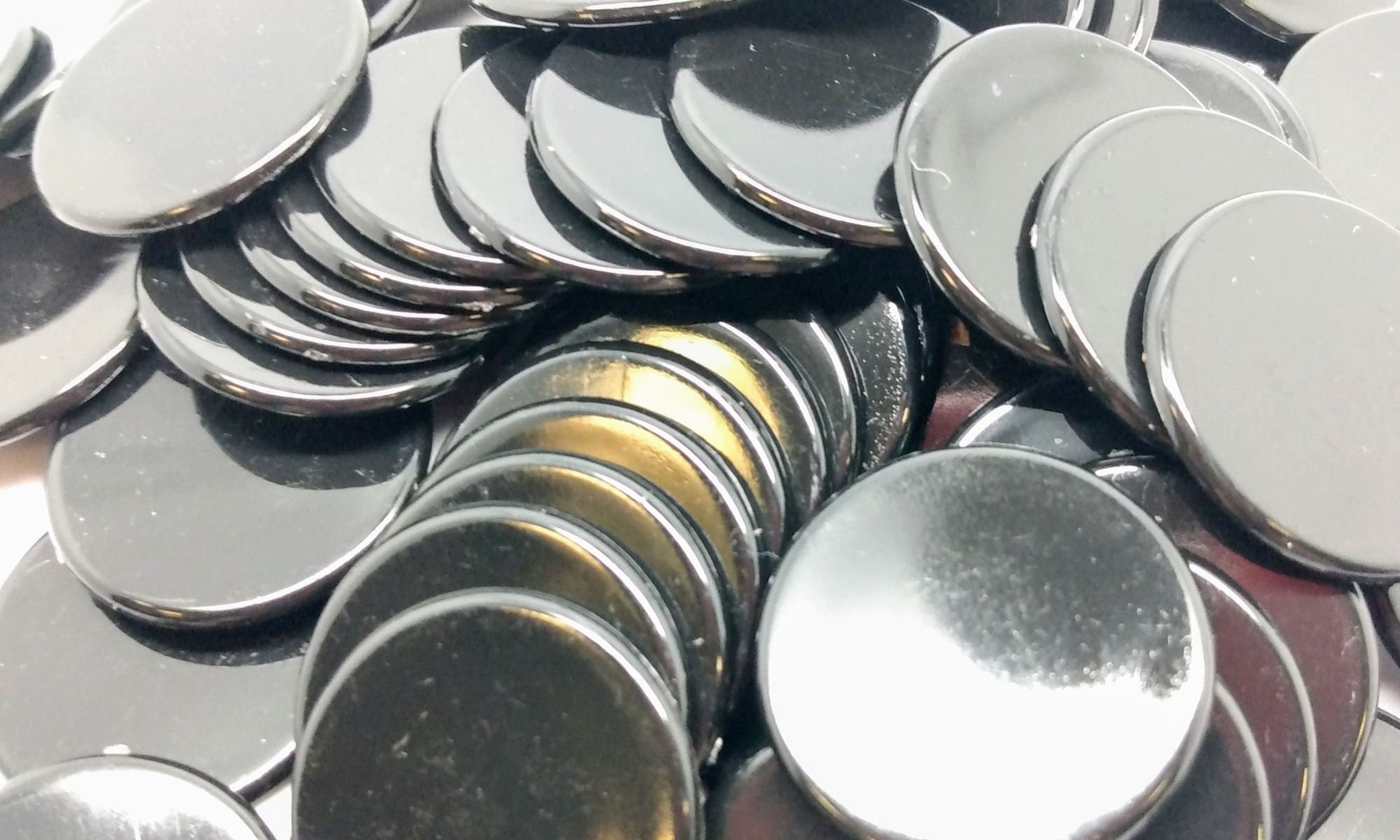 Counters for Crafting. 100 X 22mm Plastic Counters in Various Colours ...