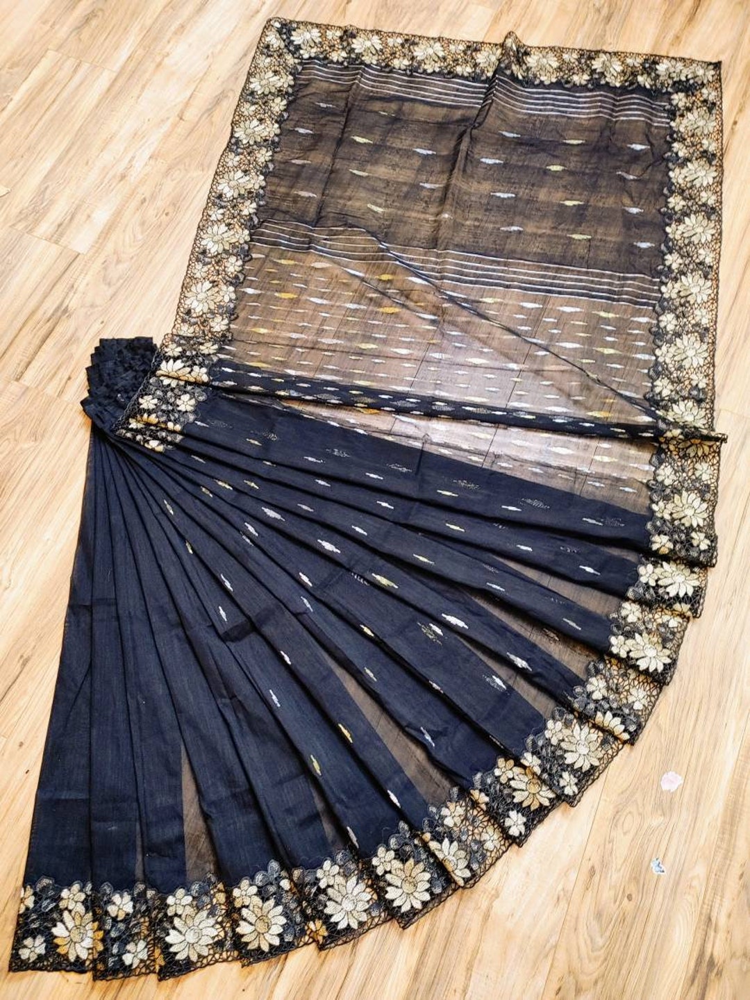 Original Dhakai Jamdani Saree, Black/golden/silver Contrast Cutwork ...
