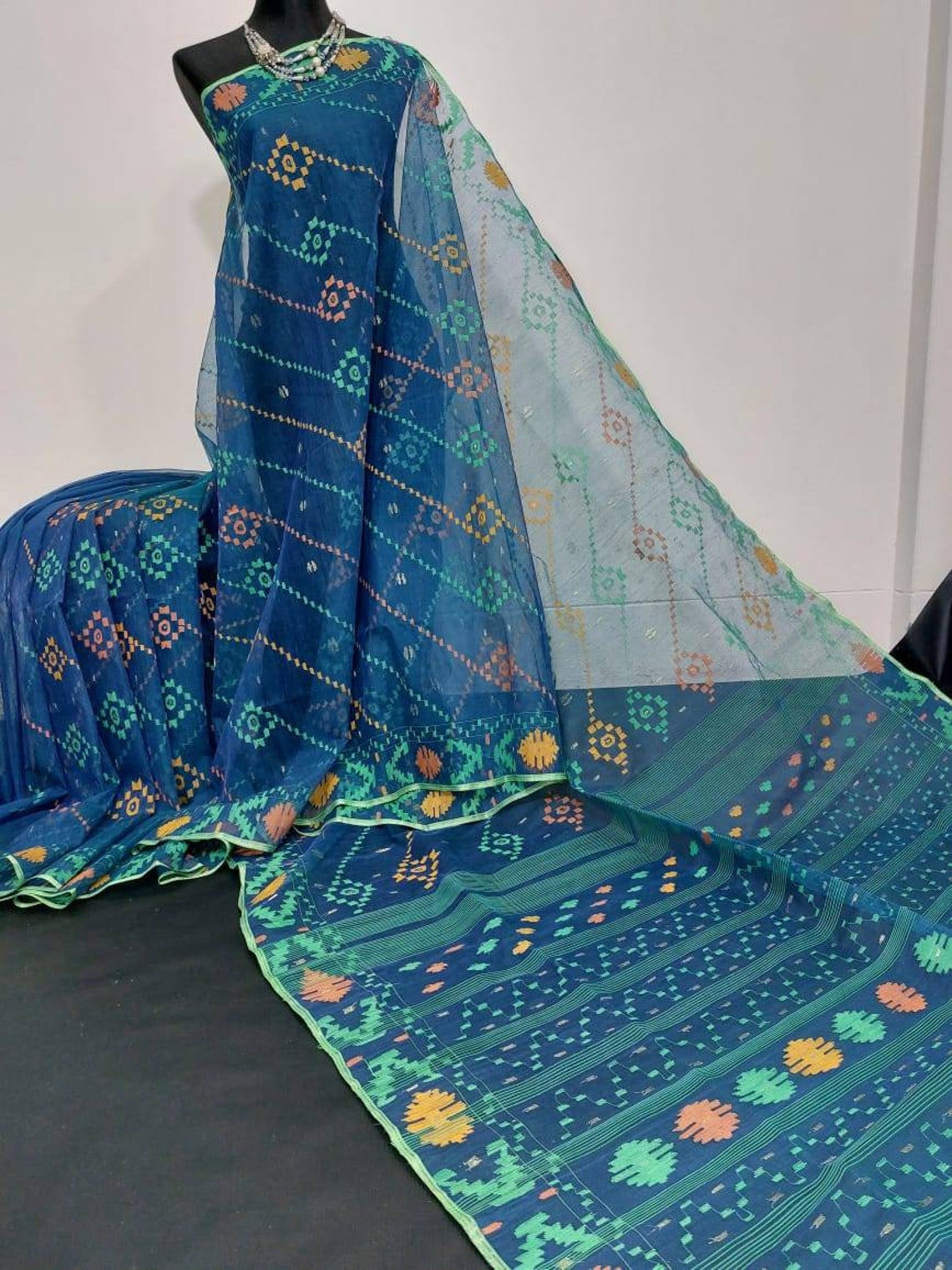 Original Dhakai Jamdani Saree Mim Model Peacock Color - Etsy