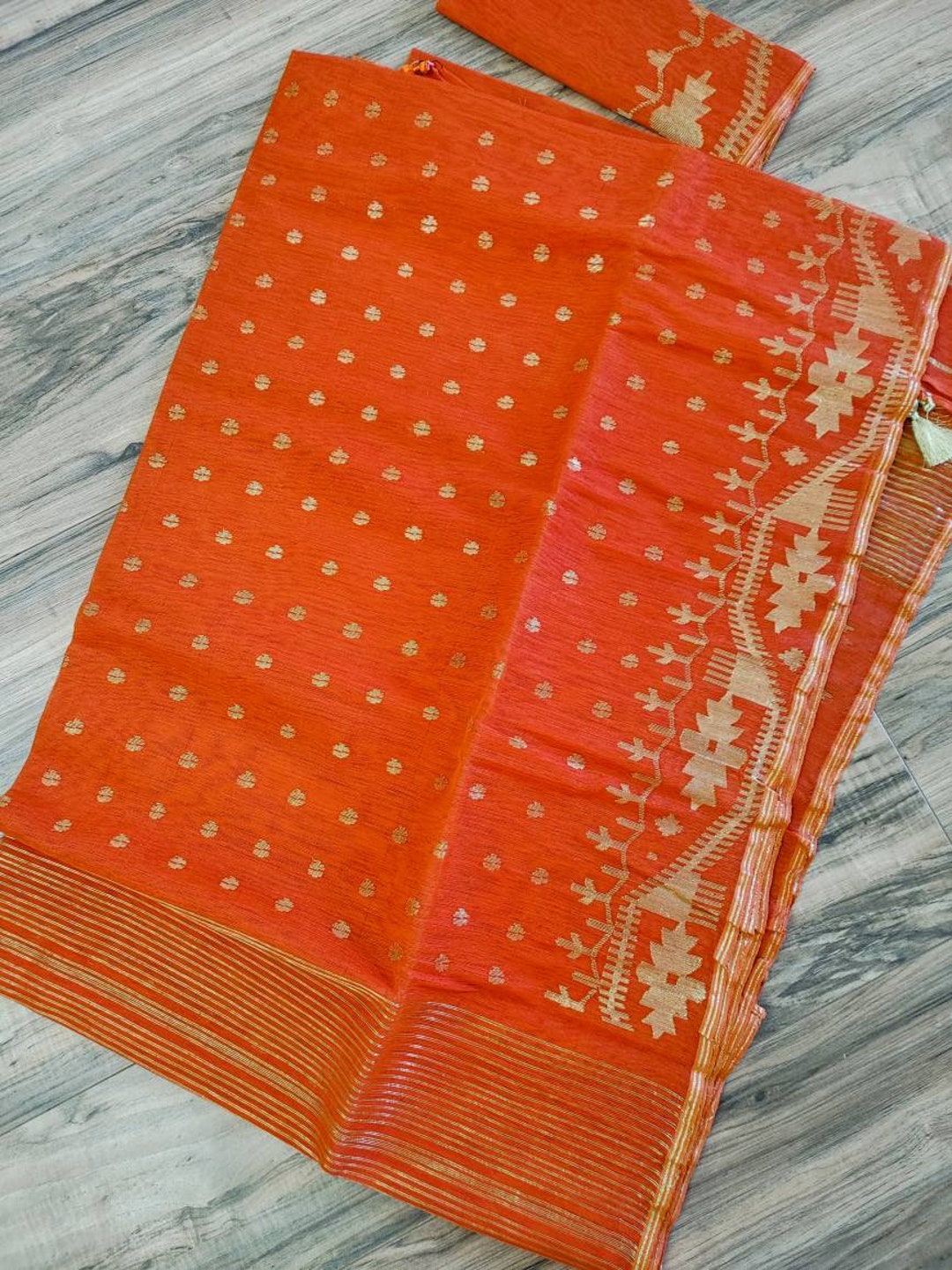 Original Dhakai Jamdani Saree, Beautiful Orange and Golden Thread Work ...