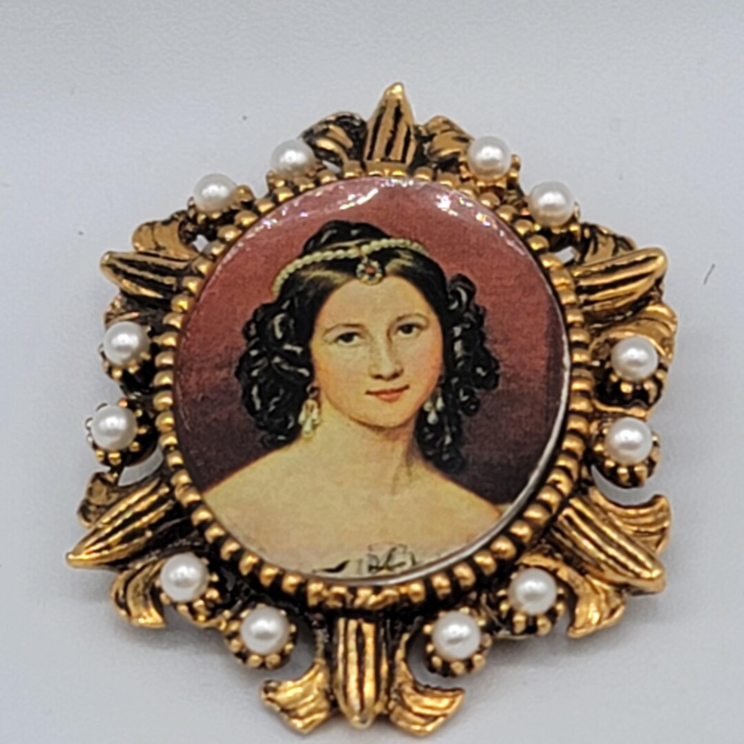 Vintage Arthur Pepper Victorian Revival Lady Portrait Cameo Brooch ...