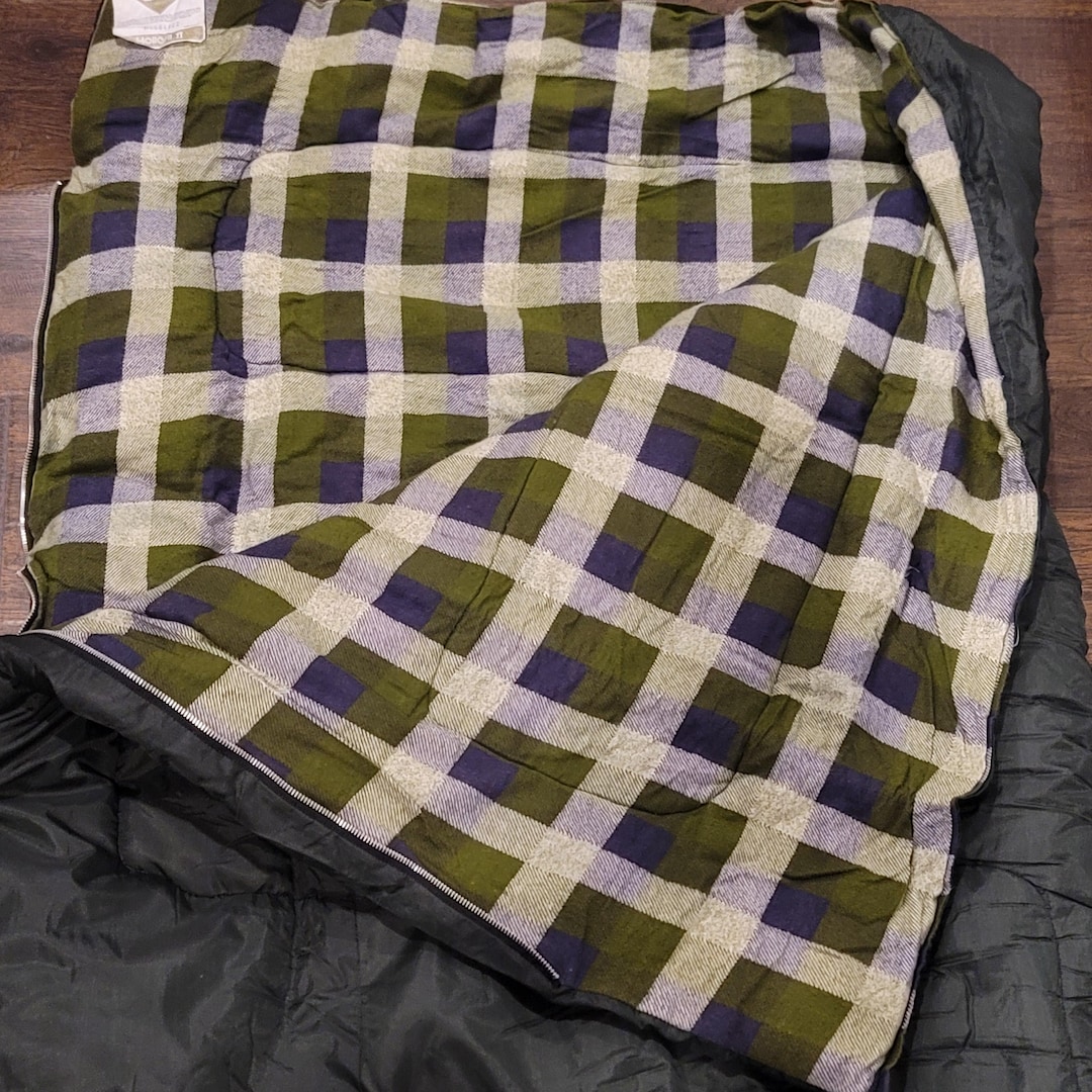 Vtg Dupont Hollofil II Dacron Sleeping Bag Green Plaid Hunting Fishing ...