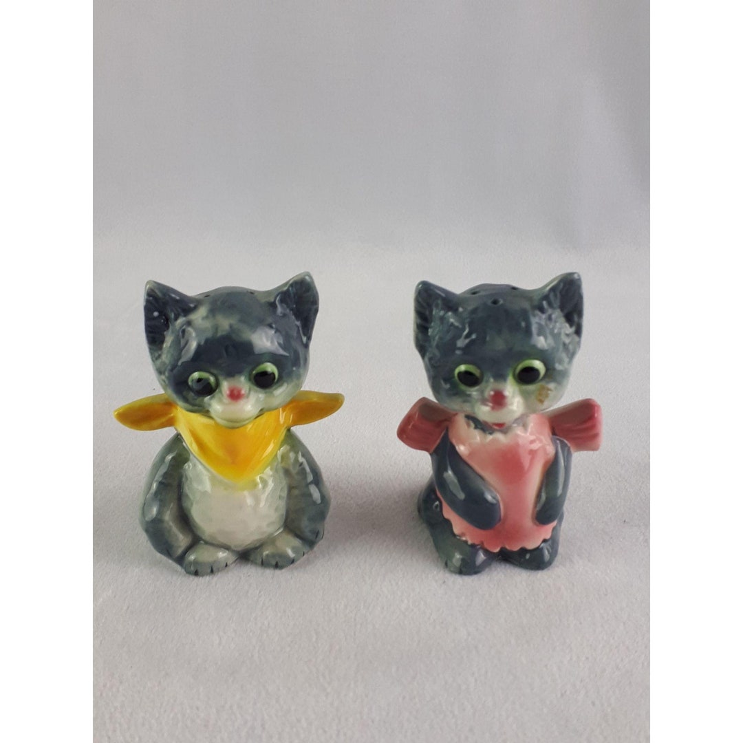 Kitten Salt and Pepper Shaker Grey Cats Yellow Rink - Etsy