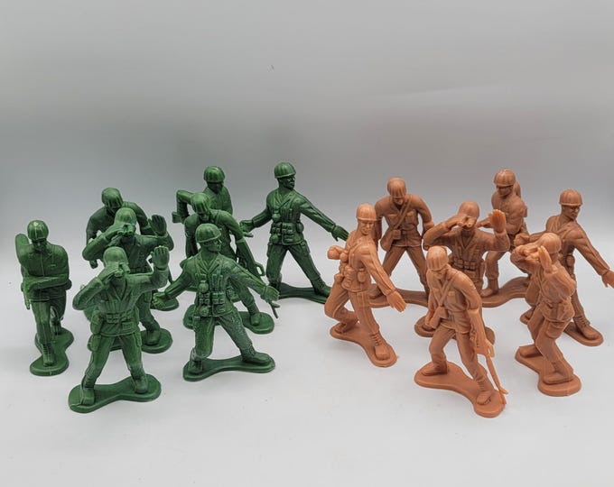 Vintage Large Army Men Toy Soldier Tan Green Greenbrier International 4 ...